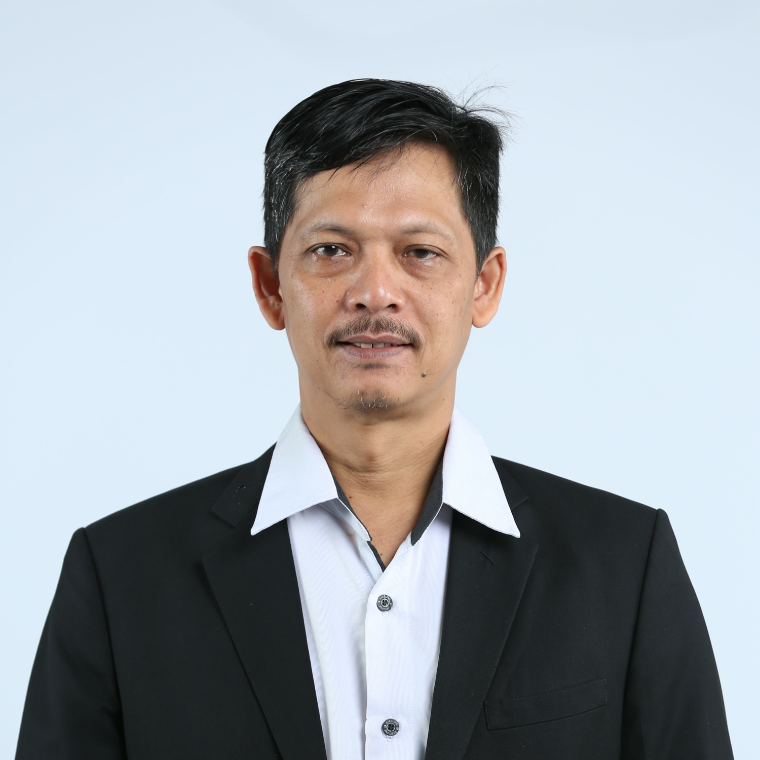 Profil Tendik Administrasi - Fakultas Ekonomi dan Bisnis